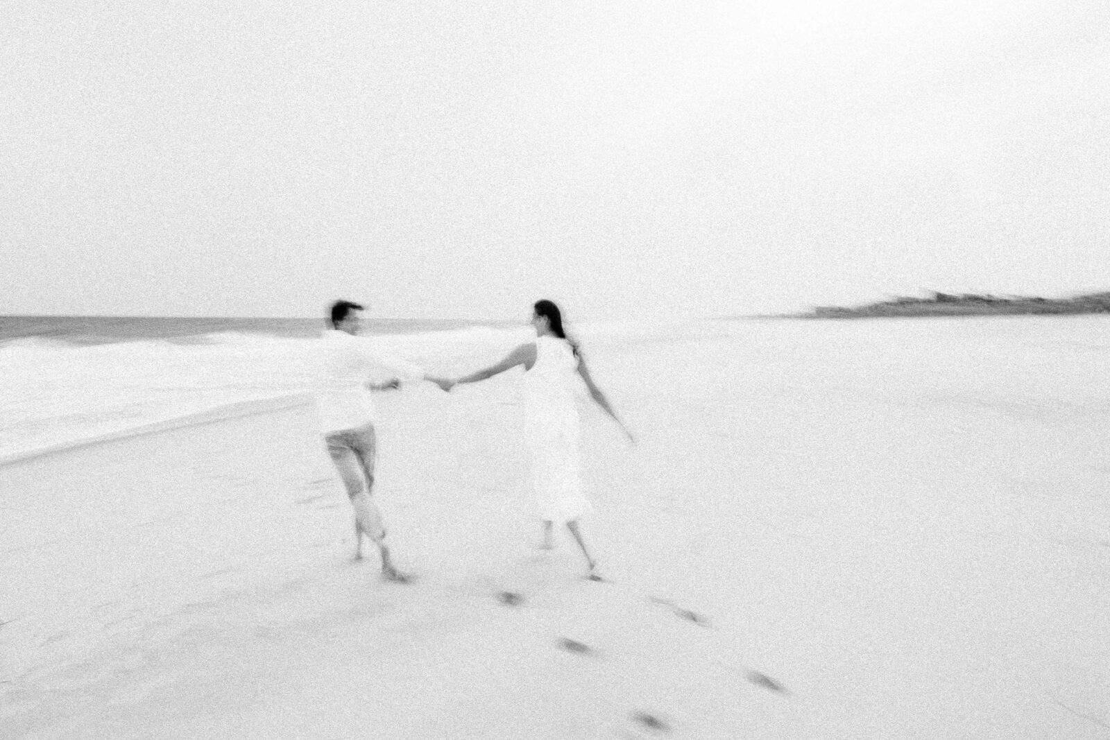 The Definitive Guide to Taking Amazing Engagement Photos